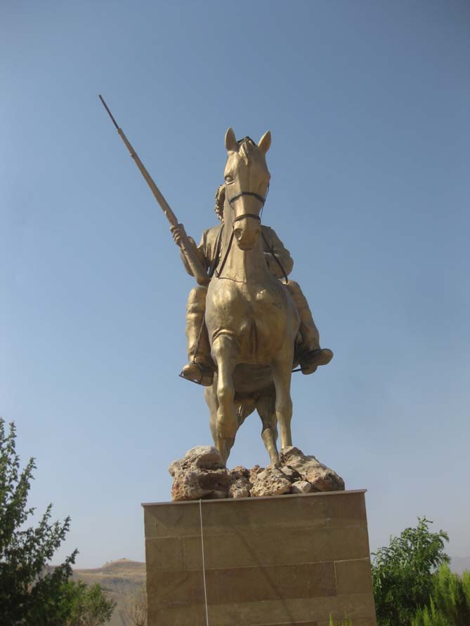 kurdistanart: Statue Mir Muhammad Pasha, who was also called "Pashai ...