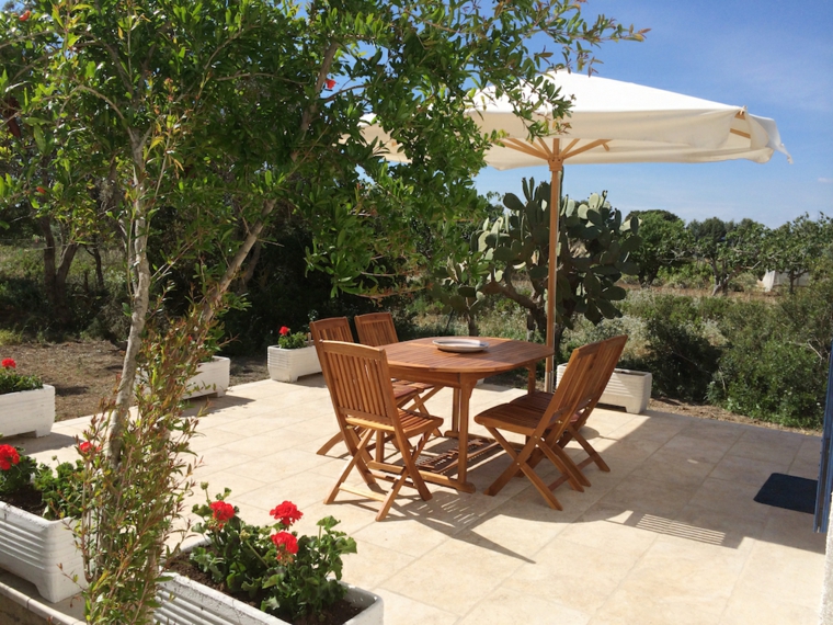 Italian Terrace design - the dolce vita invades outside - Diy Fun World