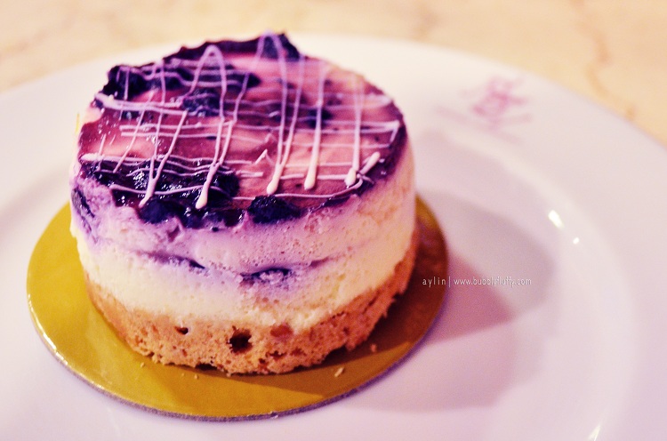 Blueberry Cheesecake - The Daily Posh | A lifestyle and travel blog.
