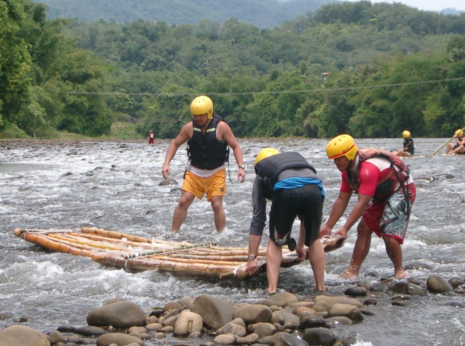 our journeys, our journals: Borneo Challenge: Bamboo Rafting on the River