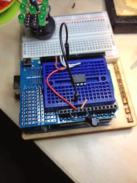 Darduino: Dé Attiny 85 en CharliePlexing moulé en résine Crystal