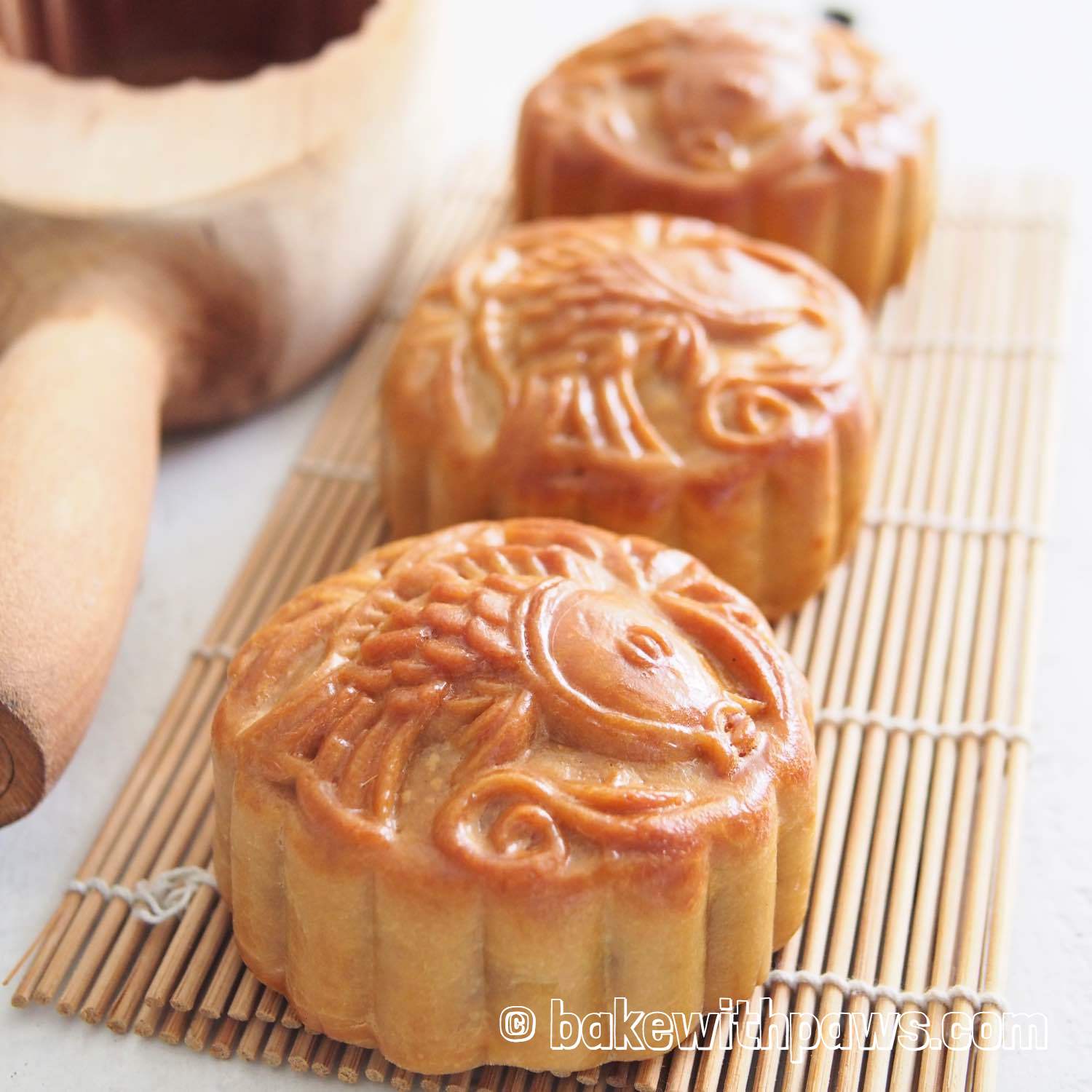 Five Nuts Mooncake with XO Sauce - BAKE WITH PAWS