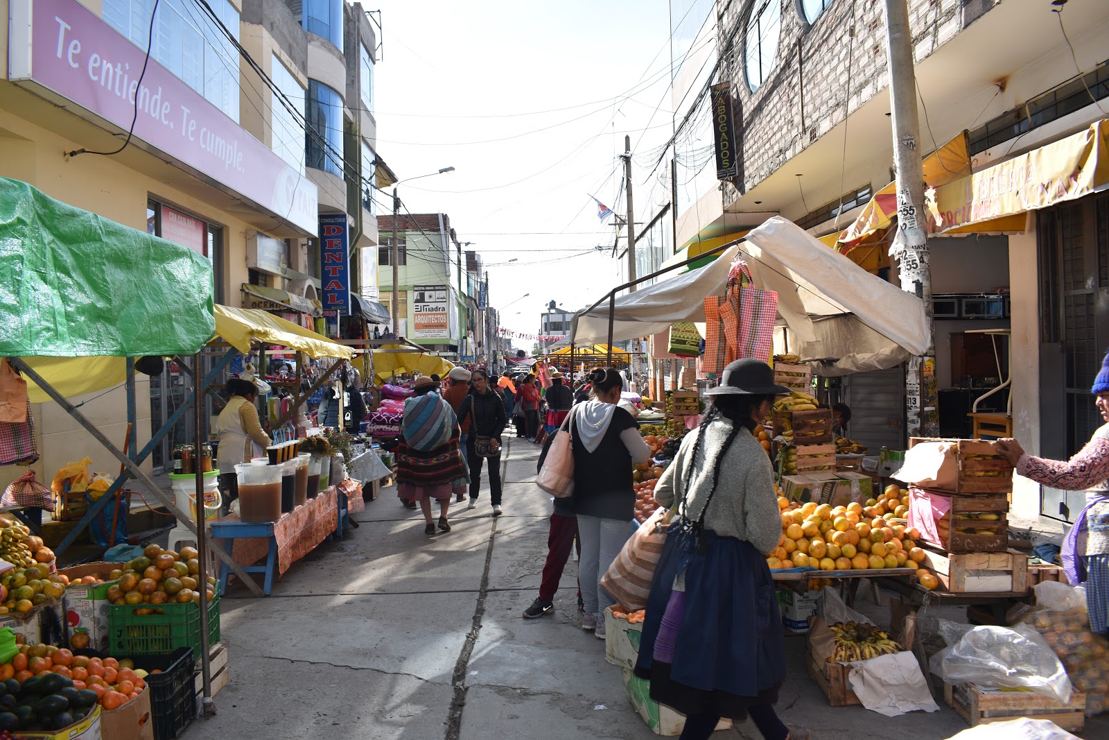 LA FERIA SABATINA DE CHUPACA ~ MOCHILEA PERU