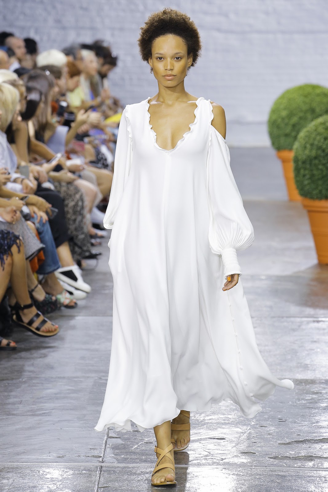 Runway : Tibi Spring 2017 RTW Fashion Show | Cool Chic Style Fashion