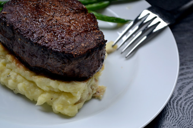Hardly Housewives: How to Make the Perfect Filet Mignon