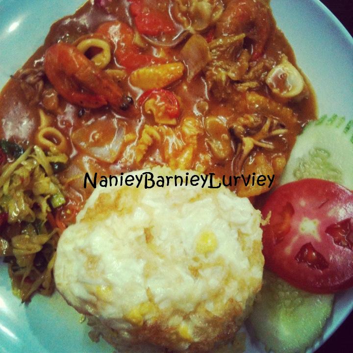 Lunch at Atap-Atap Restaurant - nanieybarnieylurviey