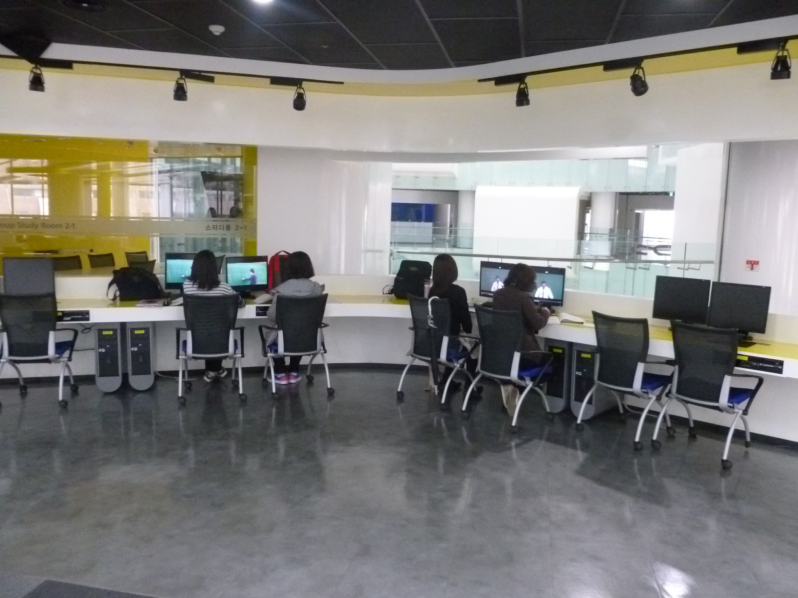 Exploring Learning Spaces and Libraries in Asia: Sungkyunkwan ...