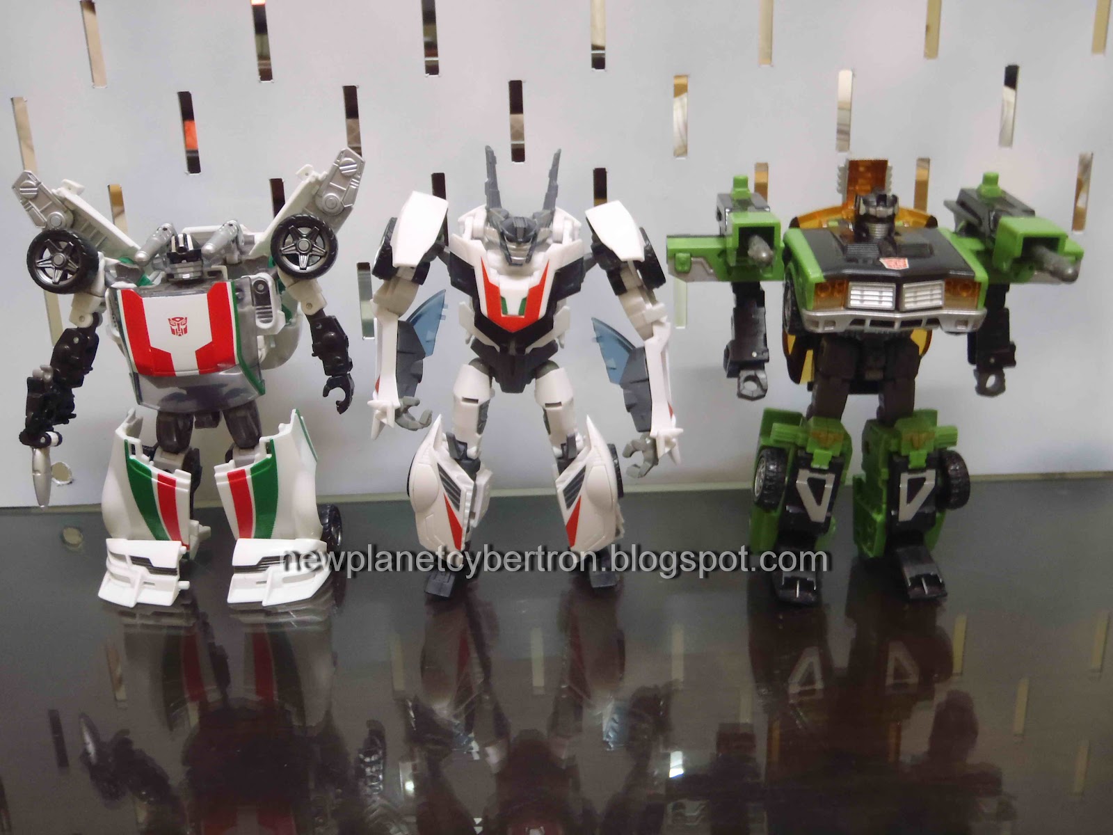 New Planet Cybertron: Transformers Review: Wheeljack (Prime RiD Deluxe)