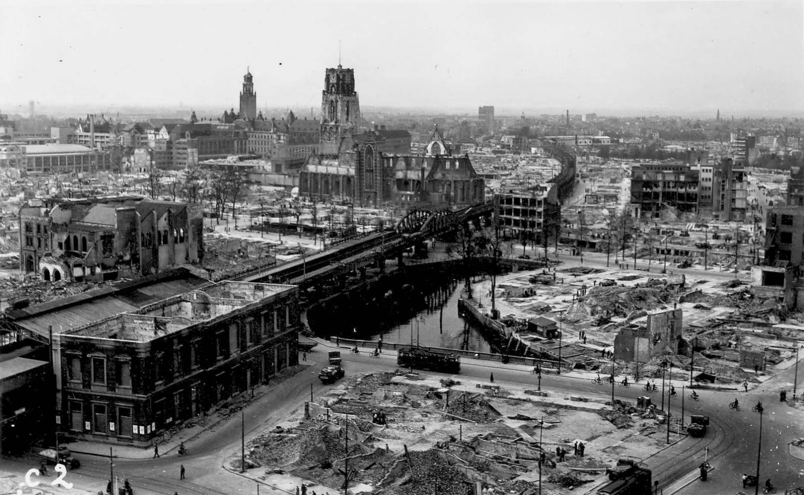 Centelha: O bombardeamento de Roterdão