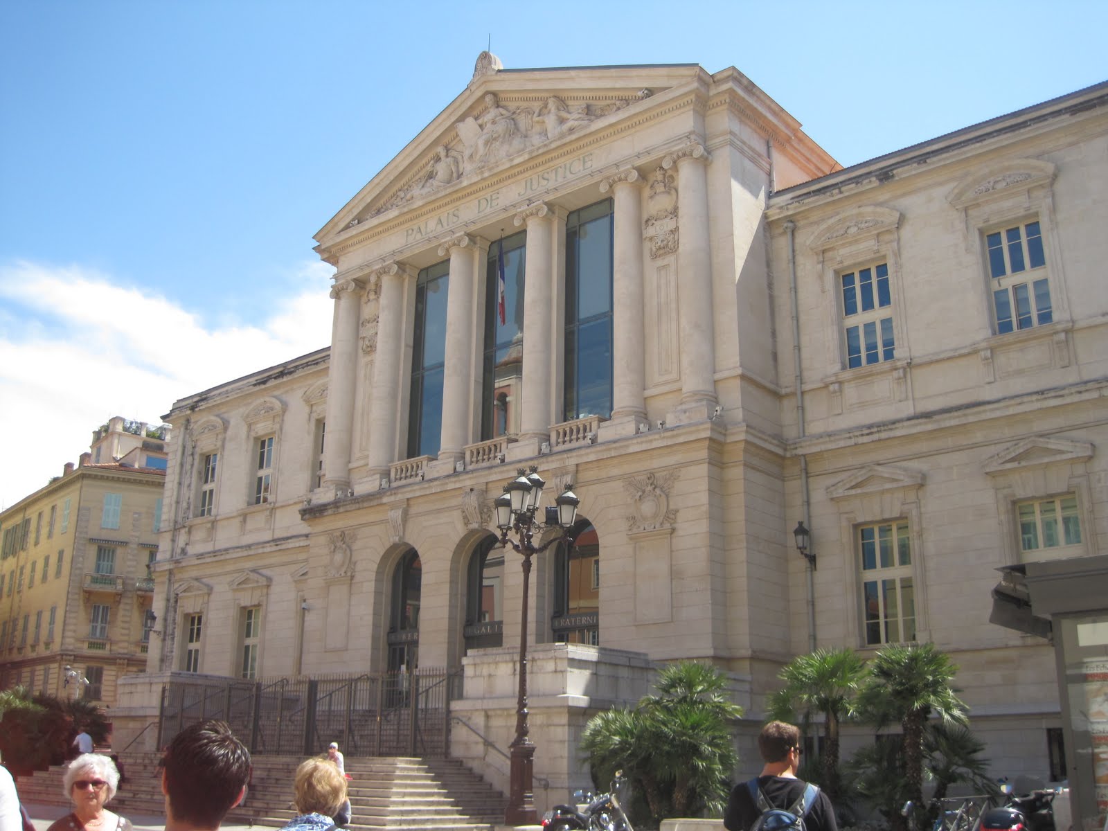 JetSet Coco: Exploring Nice