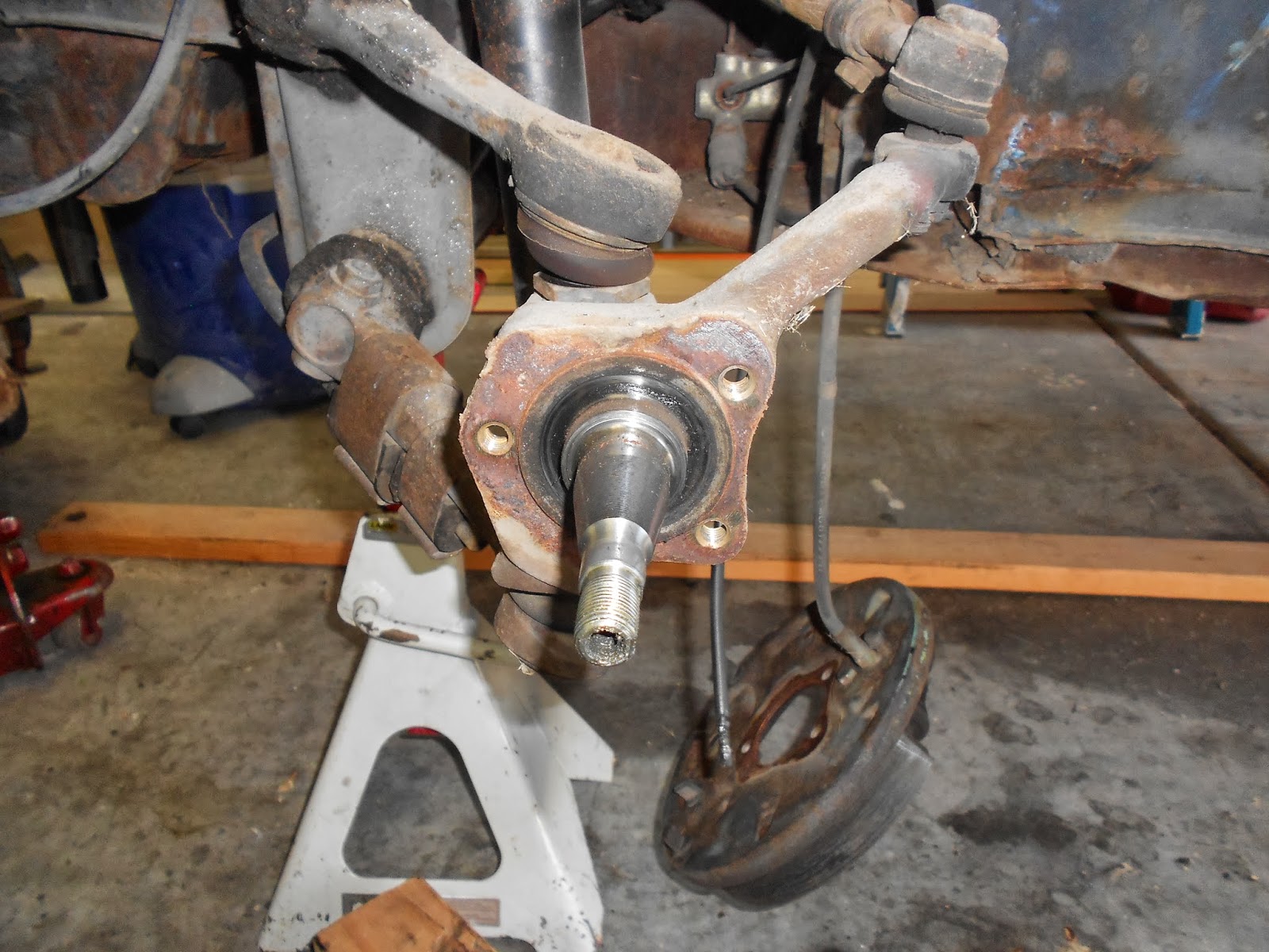 The Bug Boys: Installing ball joints and raised spindles in the bug.