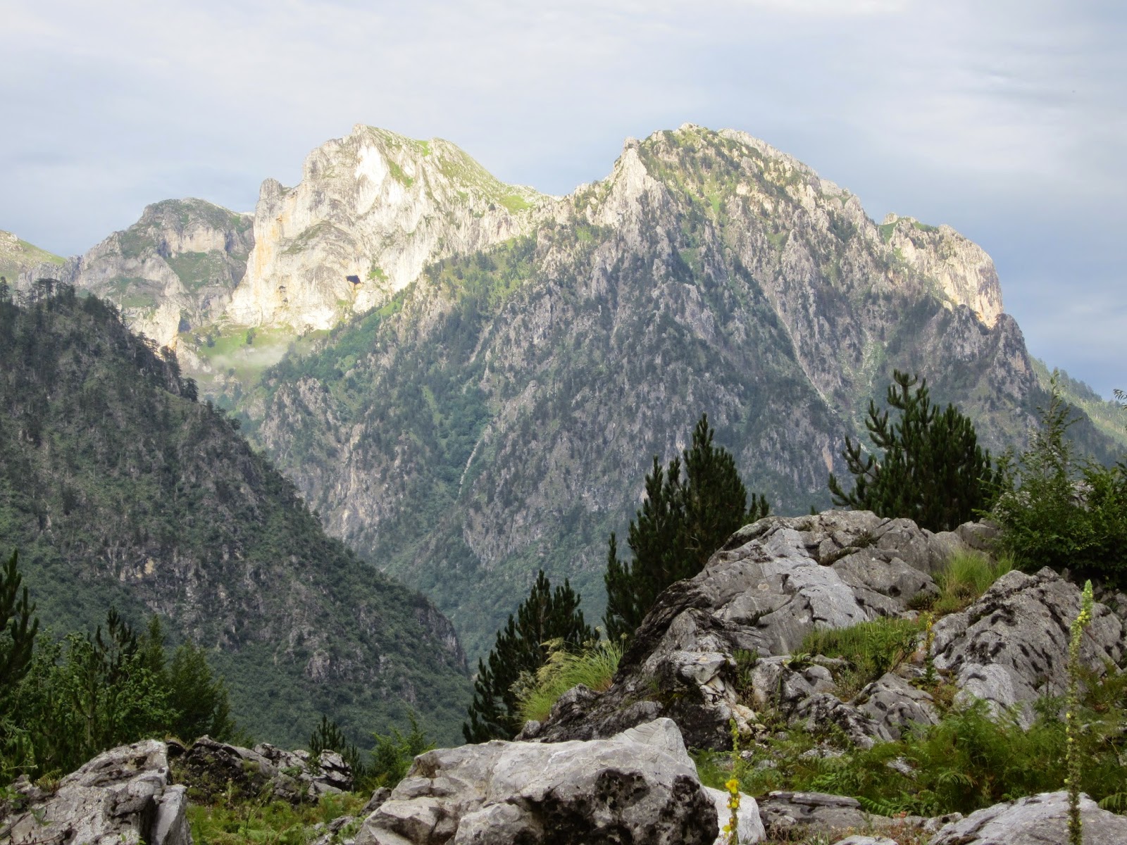 Gone with the backpack: ALBANIA. THE INLAND.THE NORTH, LAKE OHRID AND BERAT