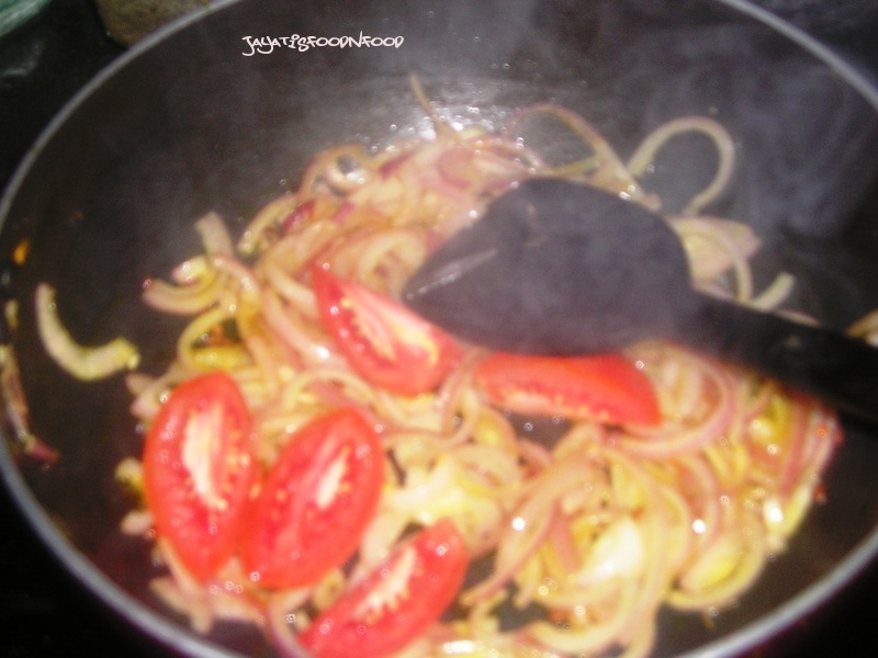 Jayati's Food Journey - Enjoy!!!: Jhinge Chingri-Prawn with Ridge gourd