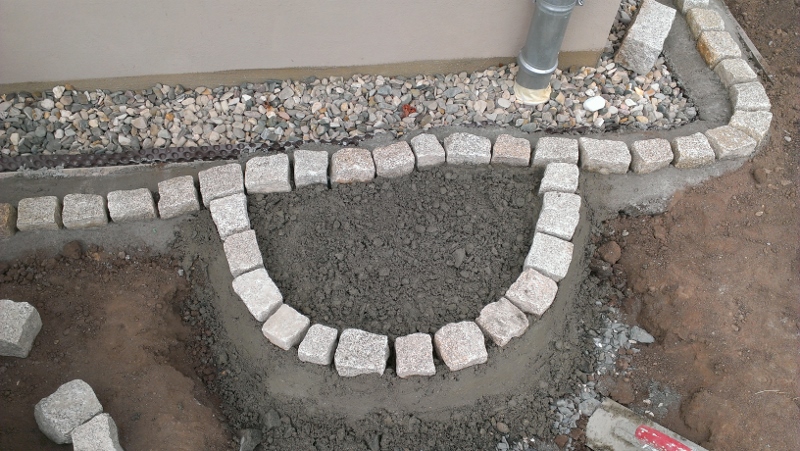 Do|Mi|s Garten: Rabatte ums Haus