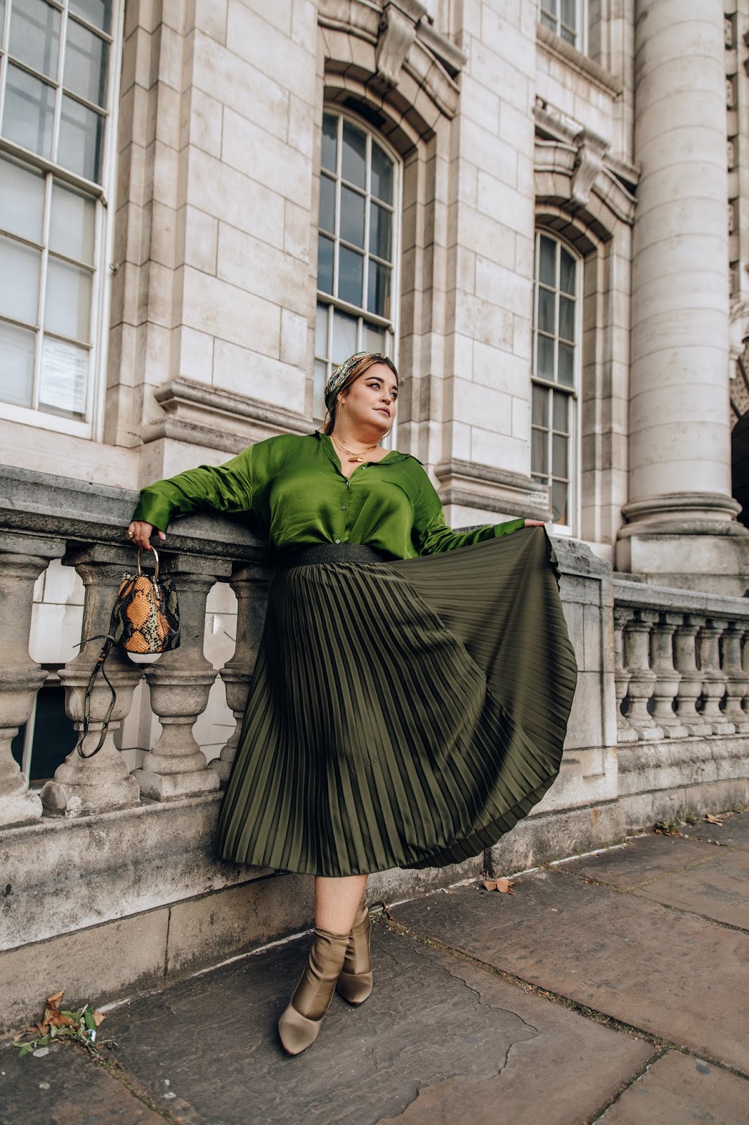 Tips & Tricks: How to shop straight sizes as a plus size person.