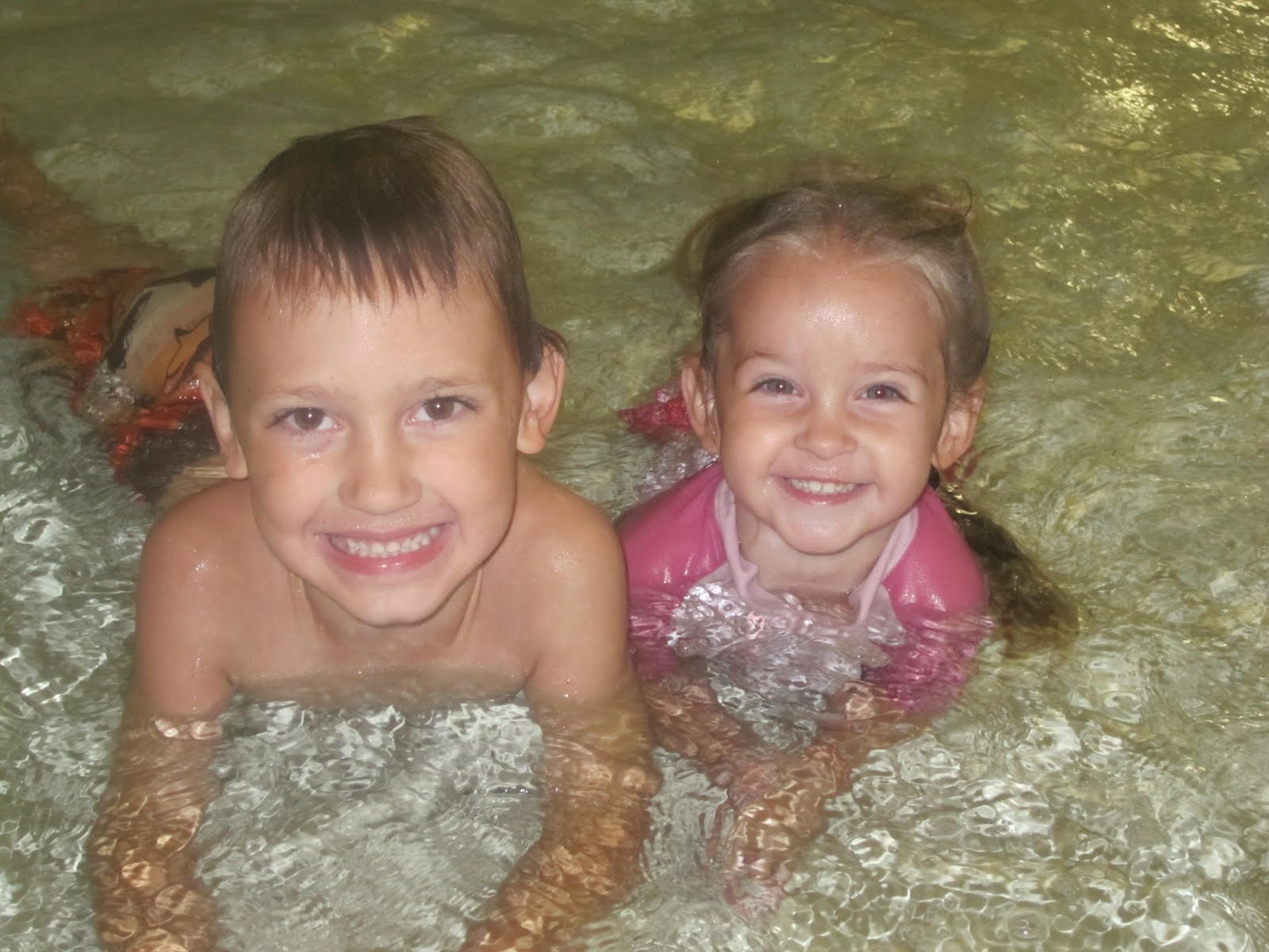 The Domrese Family Blog: Let's Go Swimming, Swimming at the Pool...
