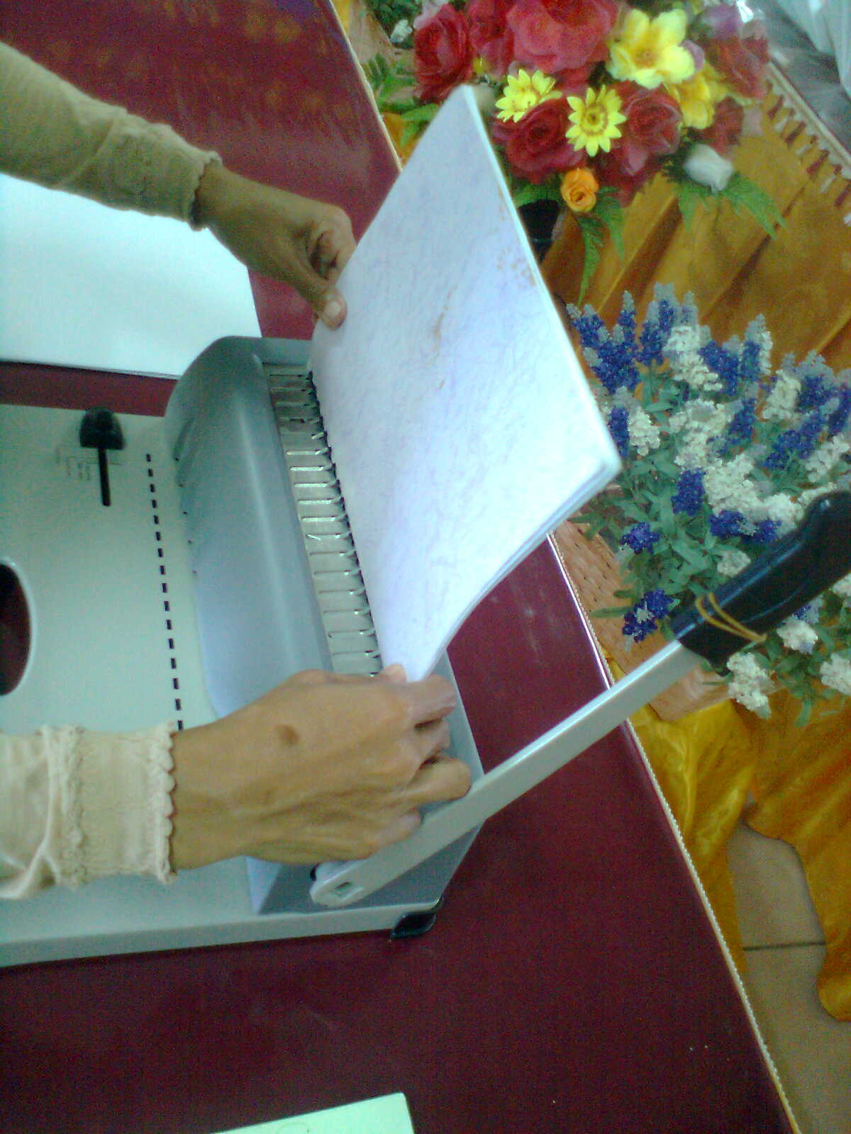 LoNgK@i_2U (*_*): TEKNIK BINDING KERTAS ATAU BUKU