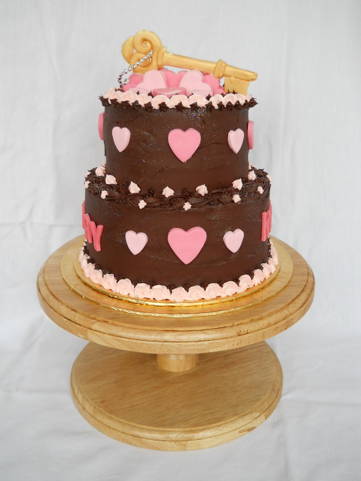 THE BEST CAKES IN TOWN: 21st BIRTHDAY CAKE with KEY Design