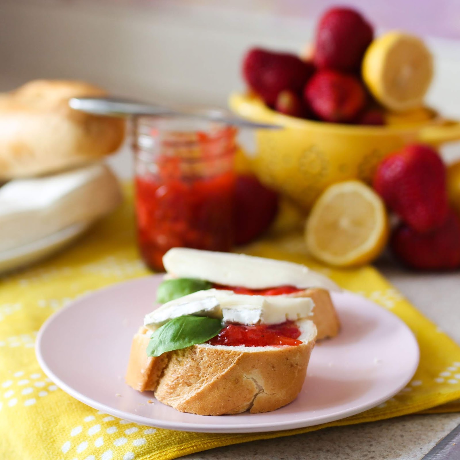 Here's How To Make The Easiest, Most Delicious Strawberry Lemonade ...