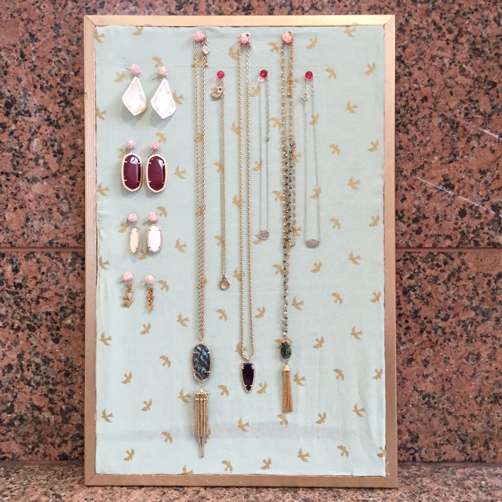 Glamorous and Gifted : DIY: Jewelry Board
