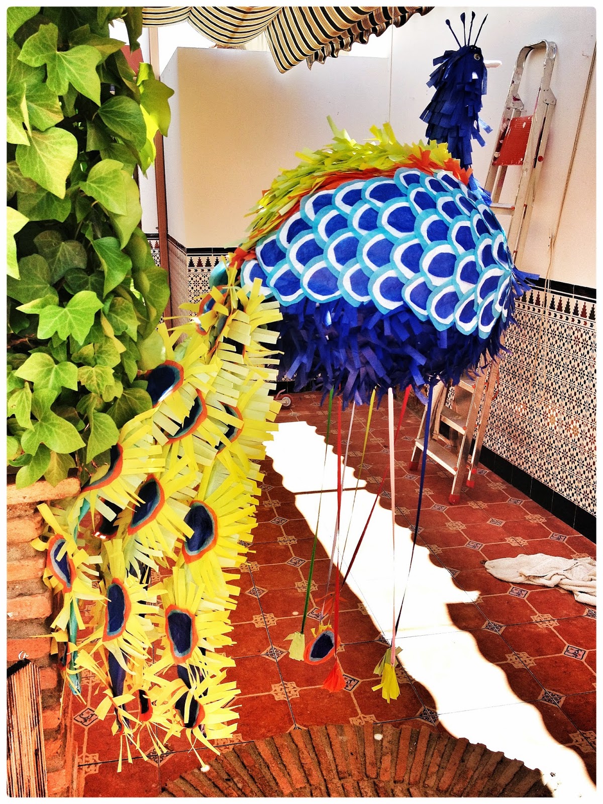 El Castillo de Azúcar: Piñata "Pavo Real"