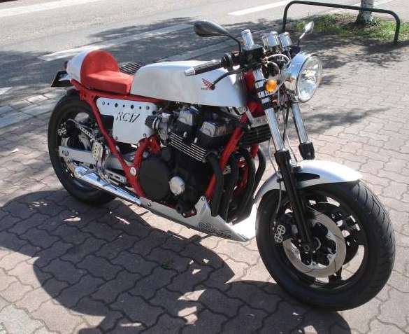 TRANFORMASI HONDA CBX 750P : CBX 750 Pelbagai Rupa dan Warna