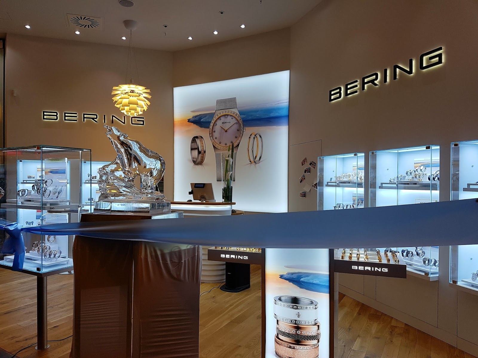 Der Streuselsturm - Geordnetes Chaos: Bering Store Opening MyZeil Frankfurt