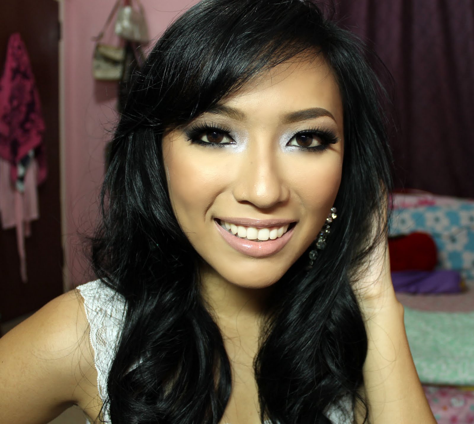 COLORISMYWEAPON by Noe Mae: Sexy Club Makeup Look