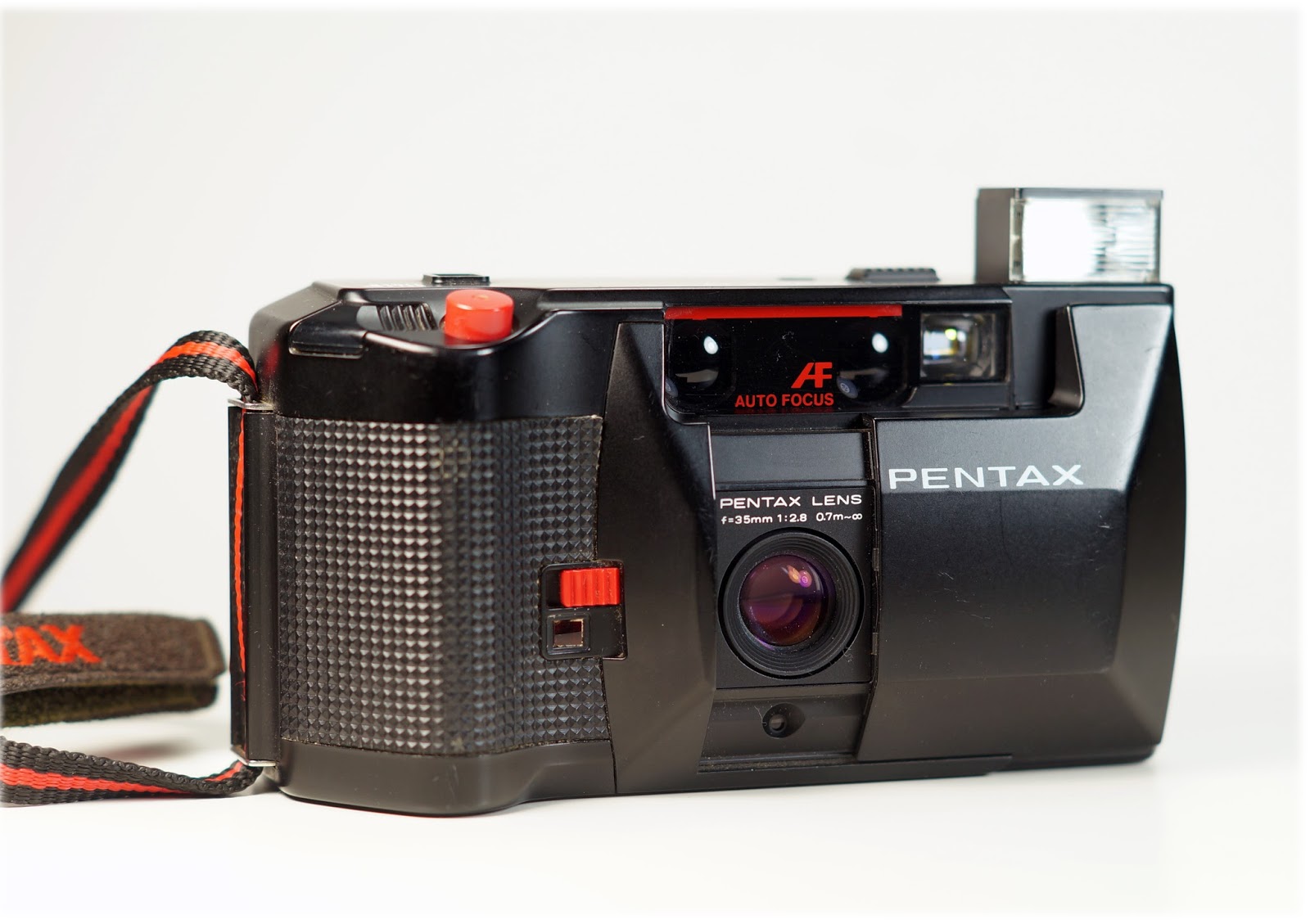 Pentax PC35 AF-M 35mm Film Point & Shoot Camera - 35mm f/2.8 Lens NICE LOMO