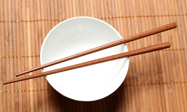 Why in the Asian countries eat sticks of wood? - travel world