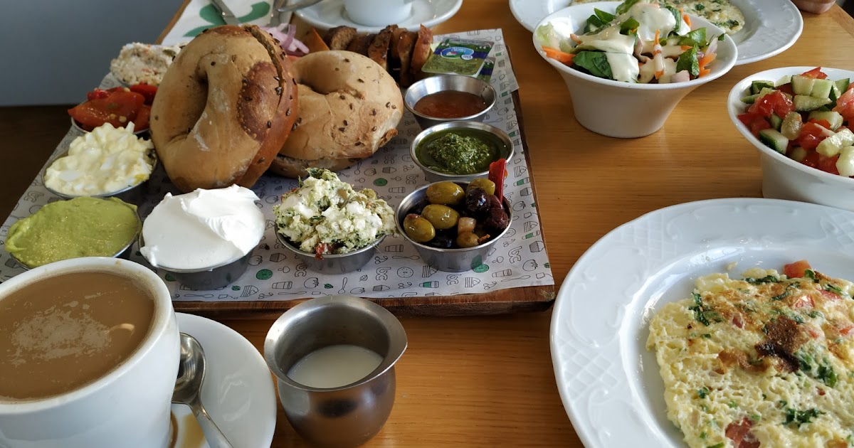 A Jewish Grandmother : Perfect "Breakfast for Two" in Bagel Cafe