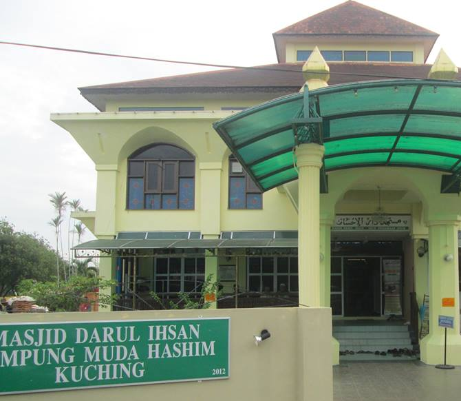 MZ SEJADAH: Masjid Darul Ihsan, Kampung Muda Hashim, Kuching