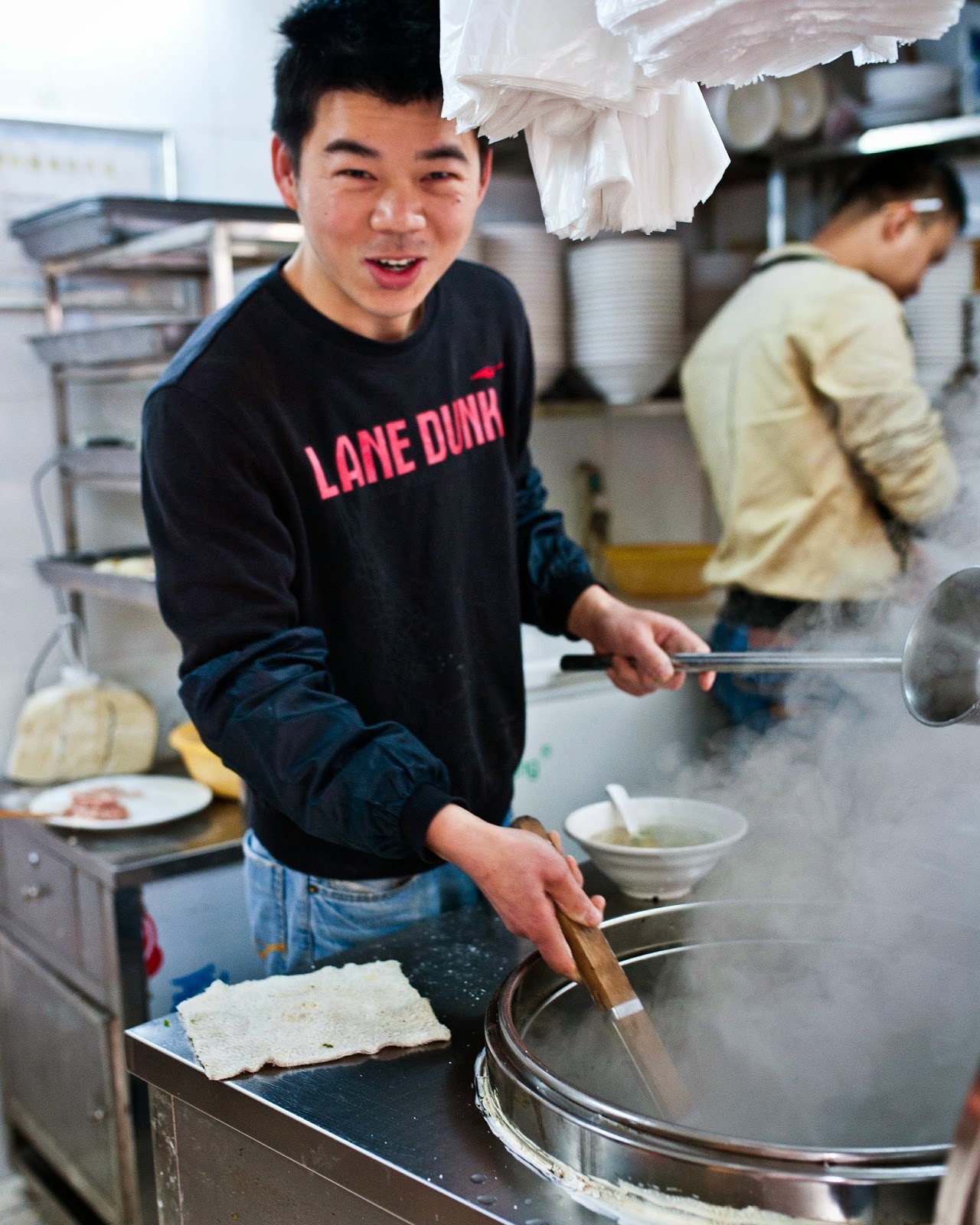 Life on Nanchang Lu: Shanghai Street Food #36 Wonton Soup: Huntun Tang 馄饨汤