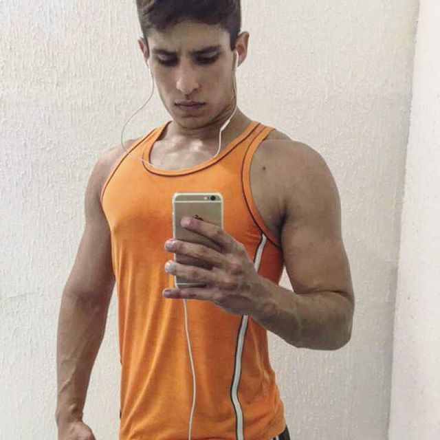 THE CATS BOYS: HOT+: Lucas Bastos, Mítico