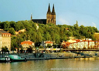10 Tempat Wisata Terkenal di Praha (Prague), Rep. Ceko | Explorer Guidebook