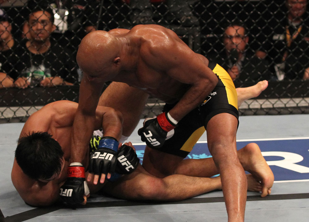 UFC 134. Silva vs Okami. Video Figth.