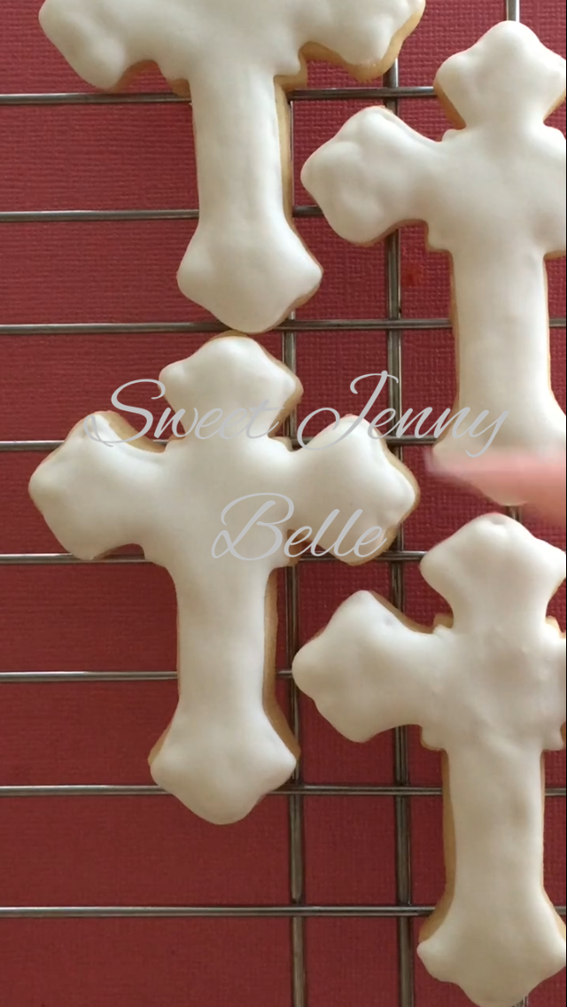 Floral Communion Cross Cookie Tutorial | Sweet Jenny Belle - easy sugar ...