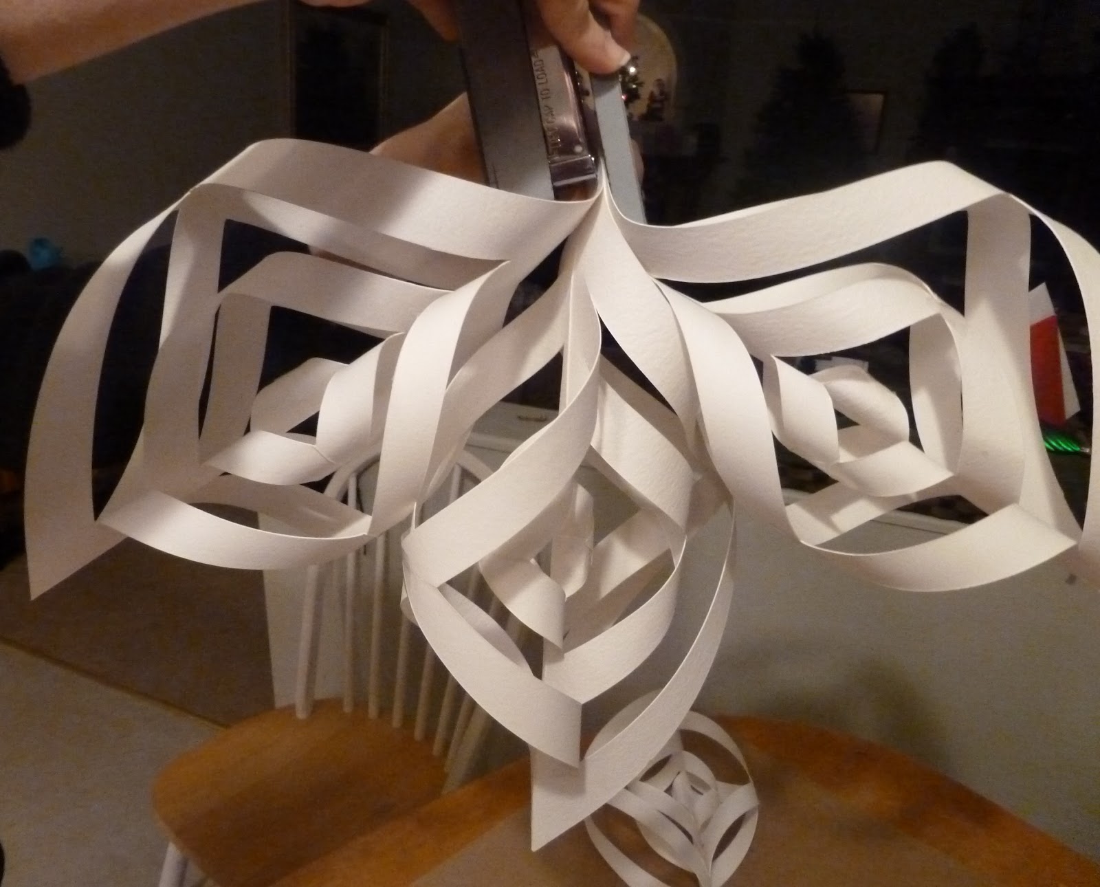 Travel with a Beveridge: Paper snowflake craft project