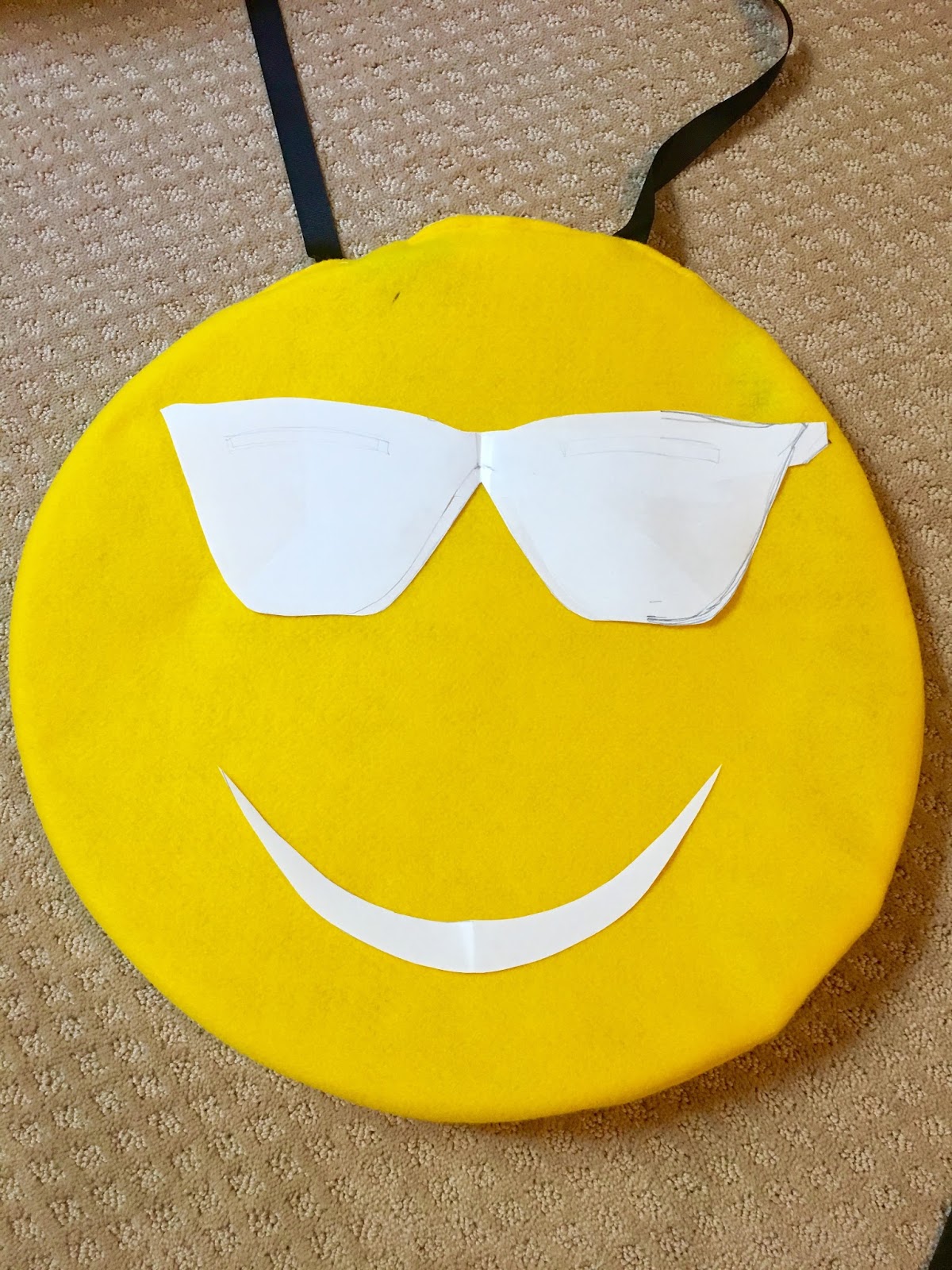 Magnolia Mamas : DIY Emoji Costume