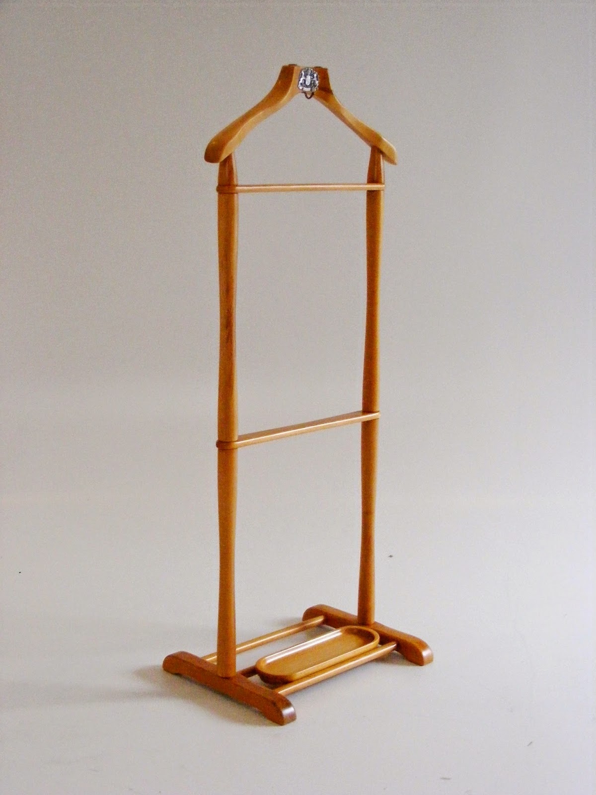 VAMP FURNITURE: New vintage furniture at Vamp - 16 May 2014