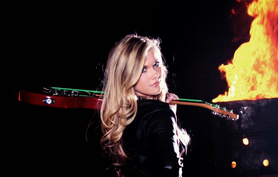 Beer Footy and Birds!: Babe of the Month - US Country Songstress ...