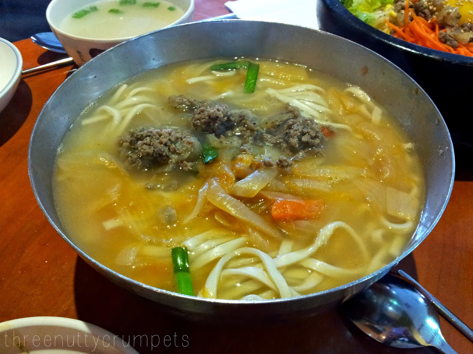 Three Nutty Crumpets: Myoung Dong Khal Kook Soo 명동 갈국수