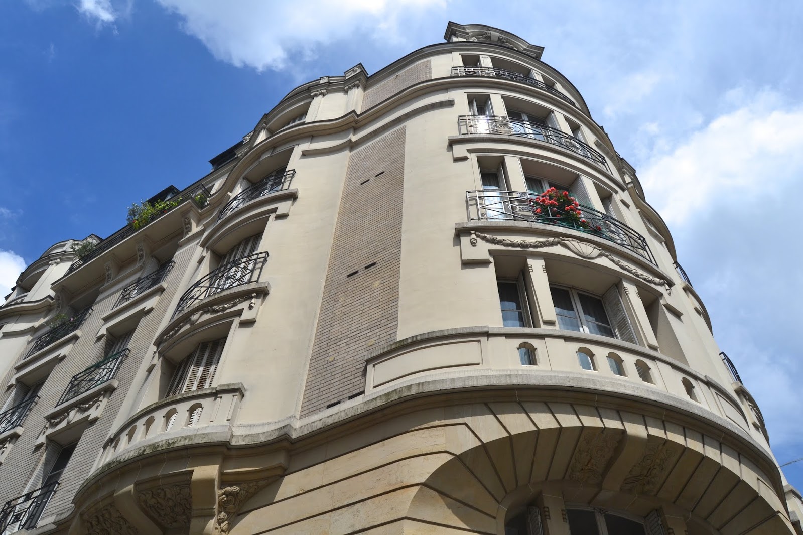From Swerve of Shore to Bend of Bay: A Walking Tour of Joyce's Paris 2 ...