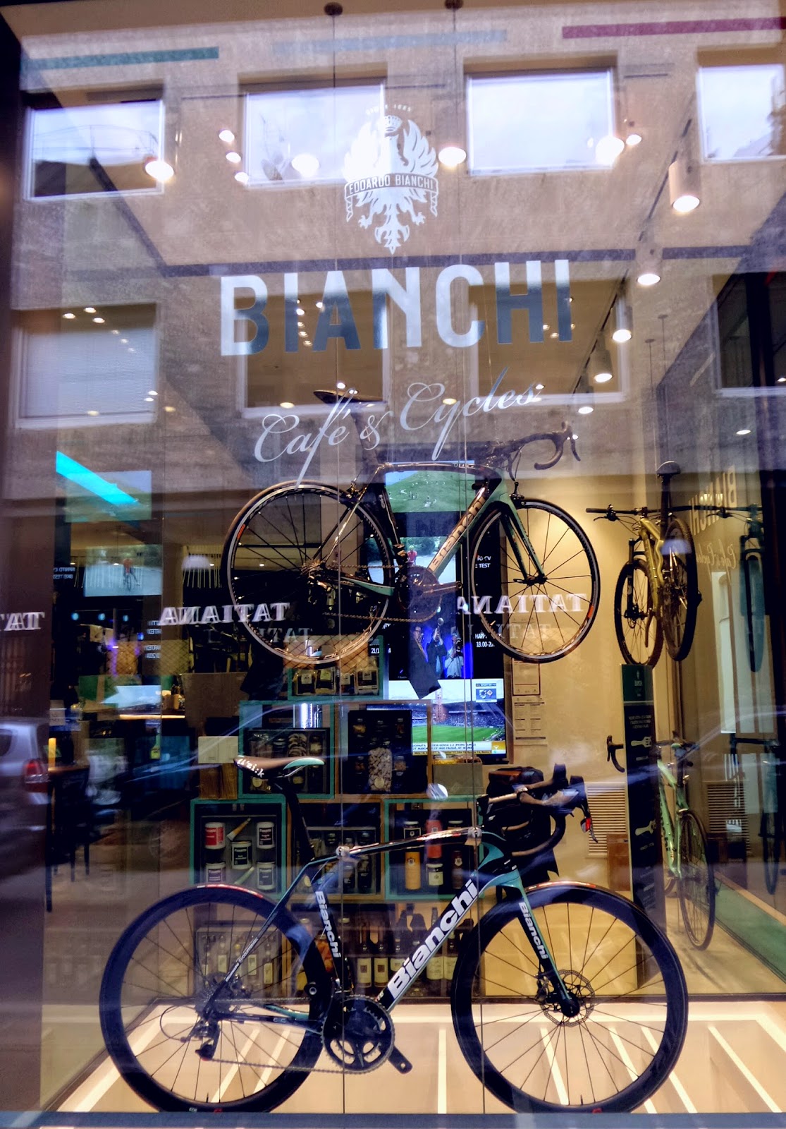 Bianchi Café & Cycles - Milano | Just Me & The Cities