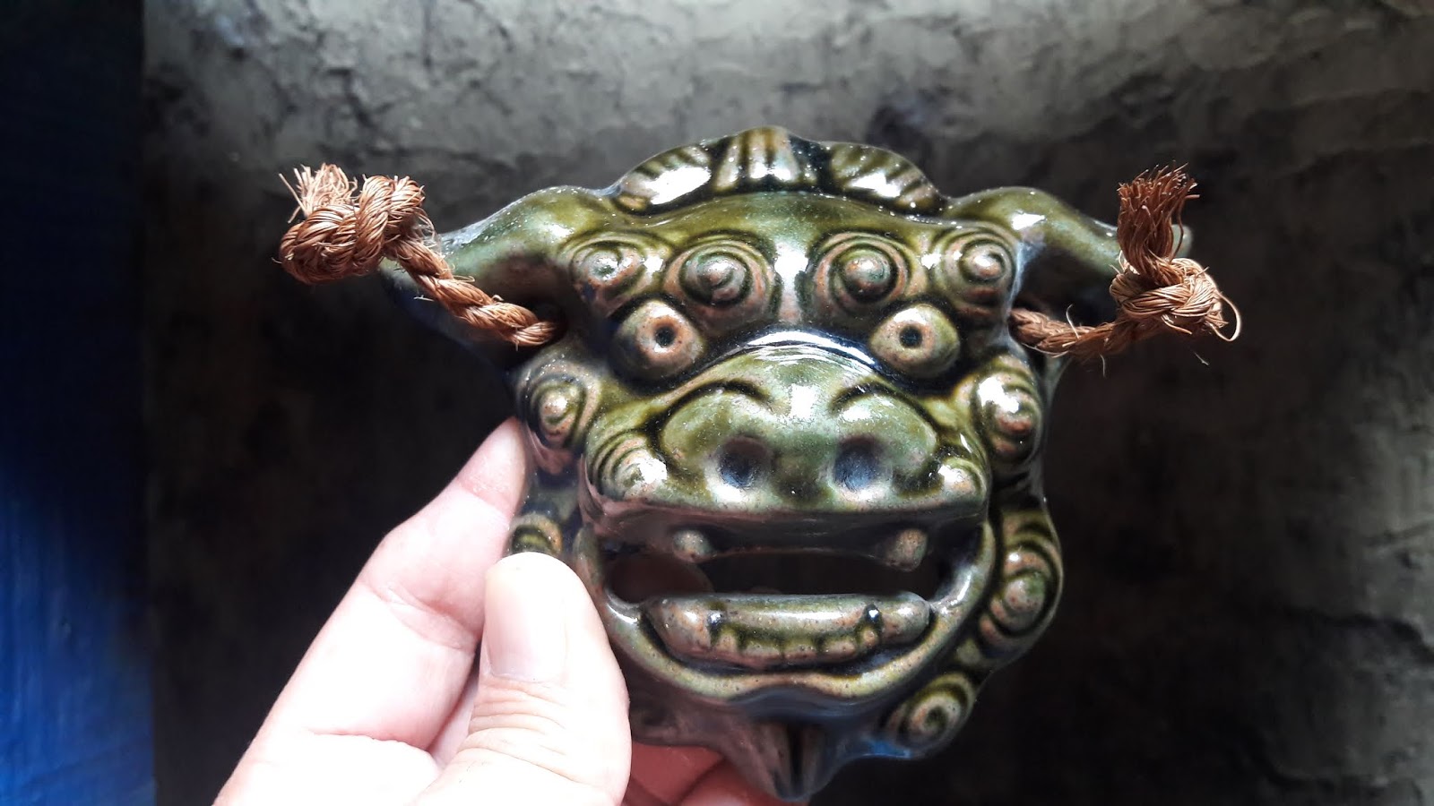 serba vintage: Topeng setan keramik Jepang