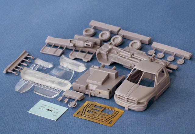 F4Models Site: USAF 2000s Flight Line Tow Tractor Model