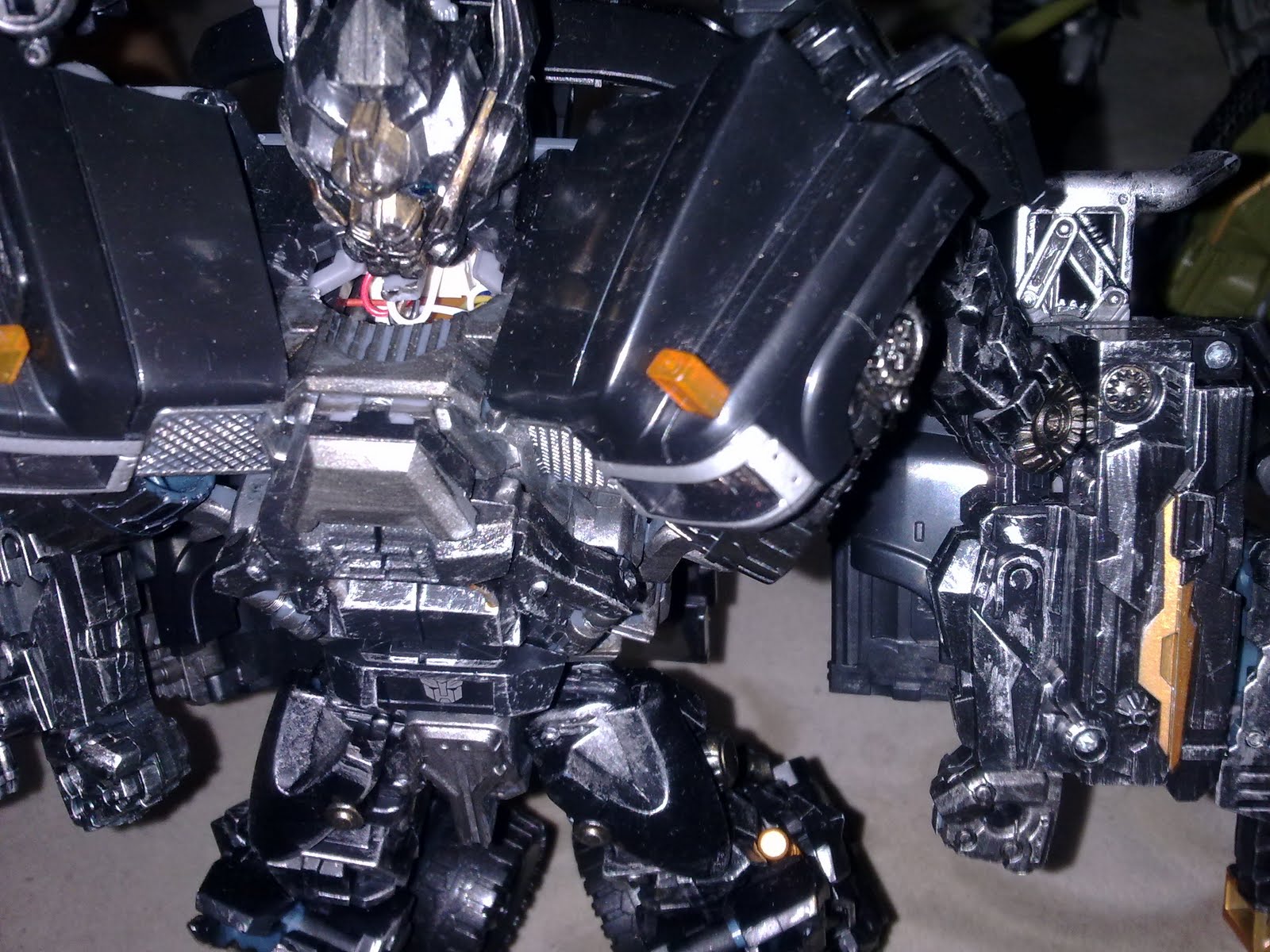 SomeOfMyCollection: DOTM Leader Class Ironhide Repaint
