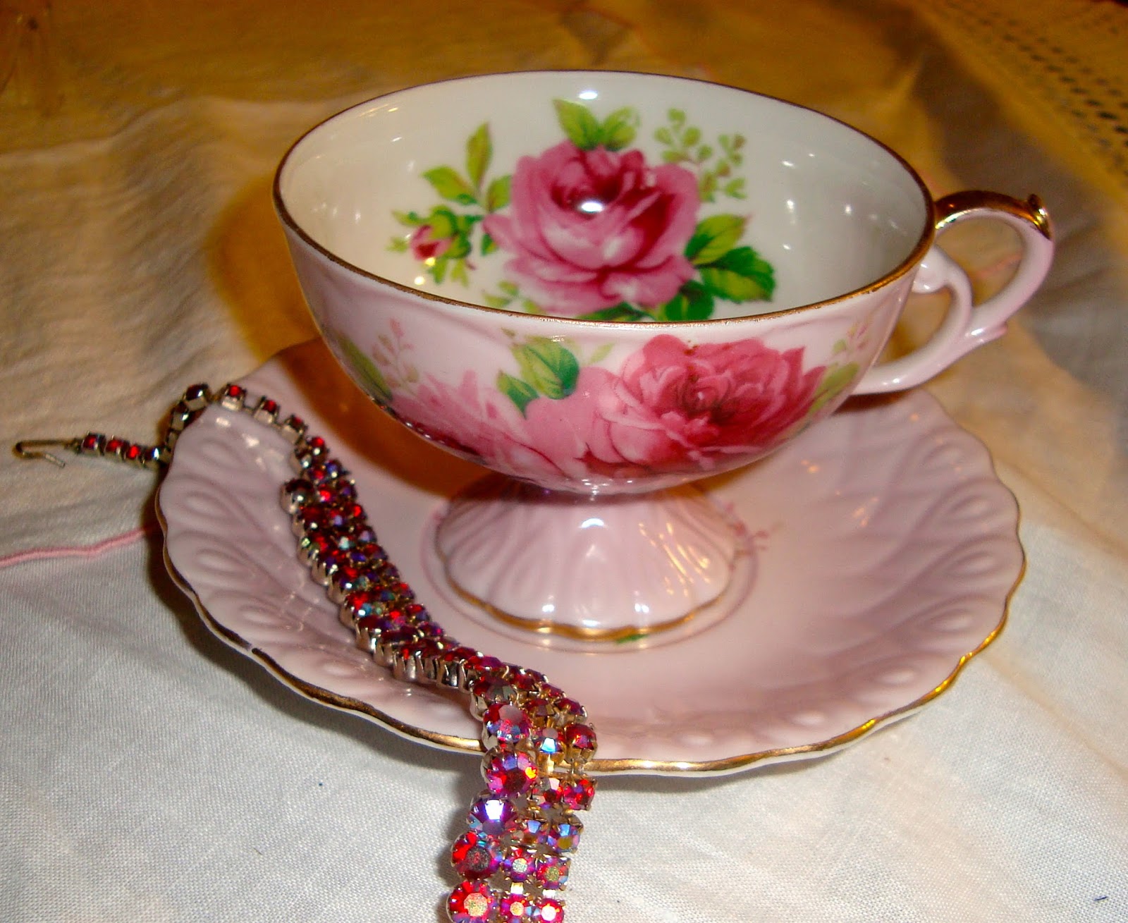 Martha's Favorites: HEARTS, ROSES AND TEA CUPS!