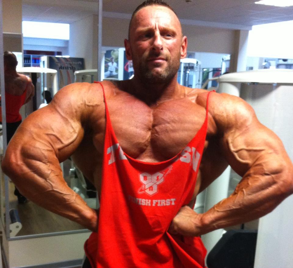 Muscle Lover: German bodybuilder Steffen Gerhard
