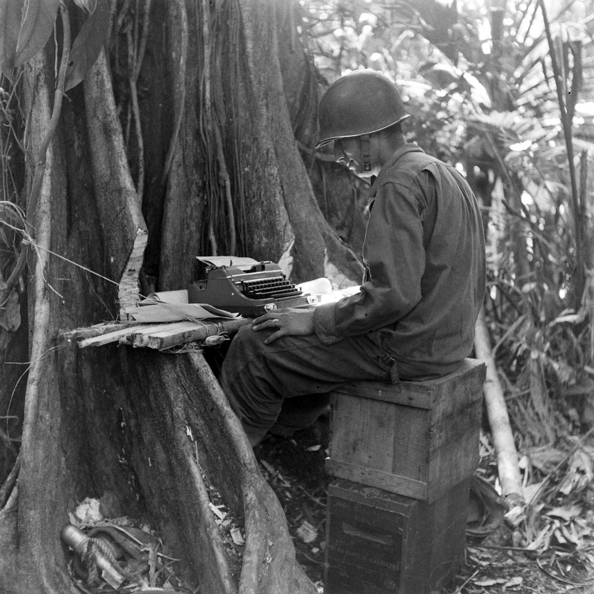 22 Rare Photographs That Capture the Brutal Life of American Troops ...